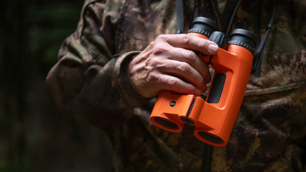 Jaunums no Leica: Geovid Pro 42 Orange Edition – precizitāte, kas ...